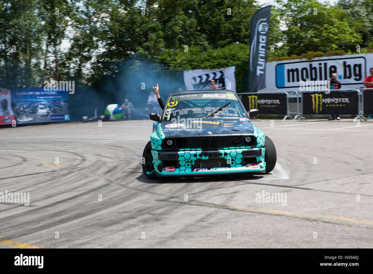 Tires spinning hi-res stock photography and images - Alamy