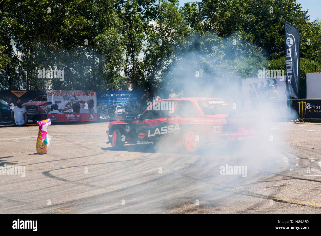 Skid controlled drift hi-res stock photography and images - Alamy