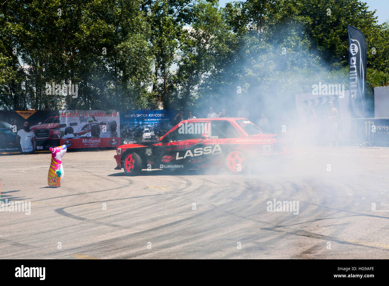 Skid controlled drift hi-res stock photography and images - Alamy