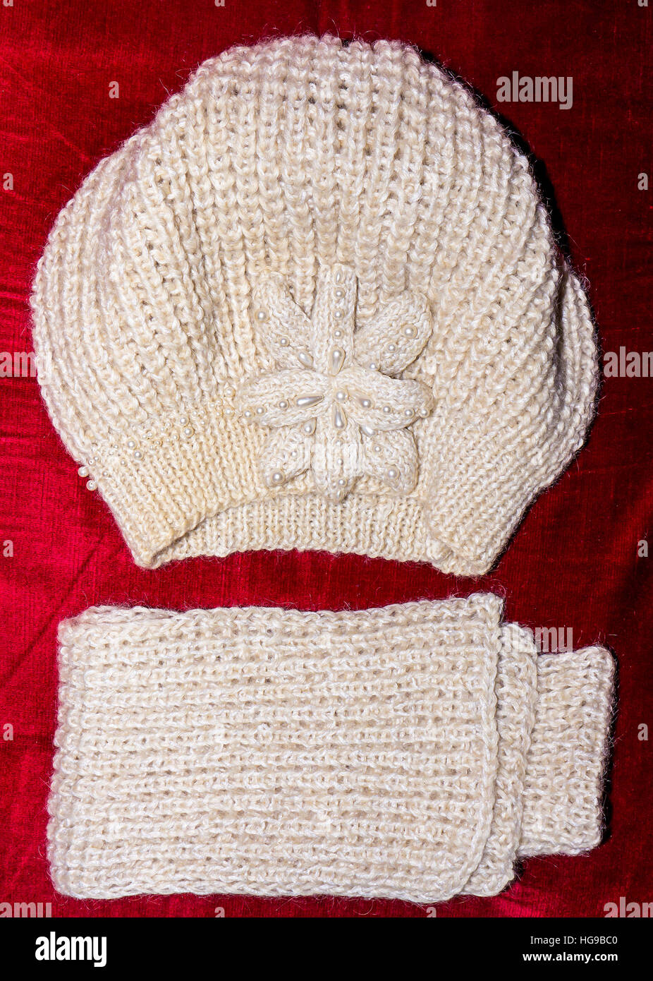 Vintage knitting patterns hi-res stock photography and images - Alamy