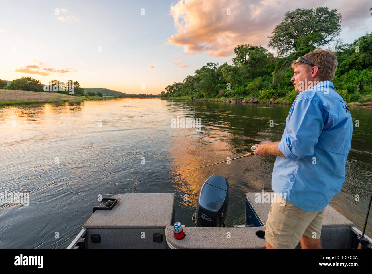 Tiger fishing kariba hi-res stock photography and images - Alamy