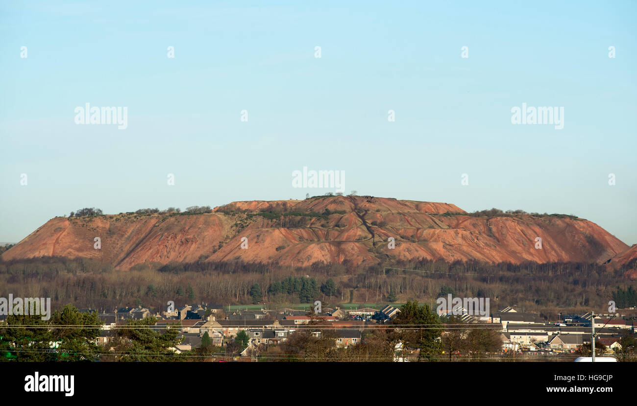 Albyn and Greendykes shale bings near Broxburn, West Lothian Stock ...