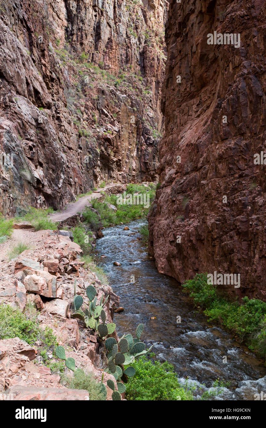 Carving through rocks hi-res stock photography and images - Alamy