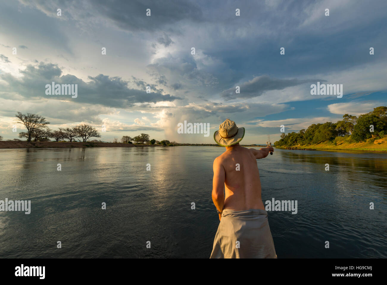 Tiger fishing kariba hi-res stock photography and images - Alamy