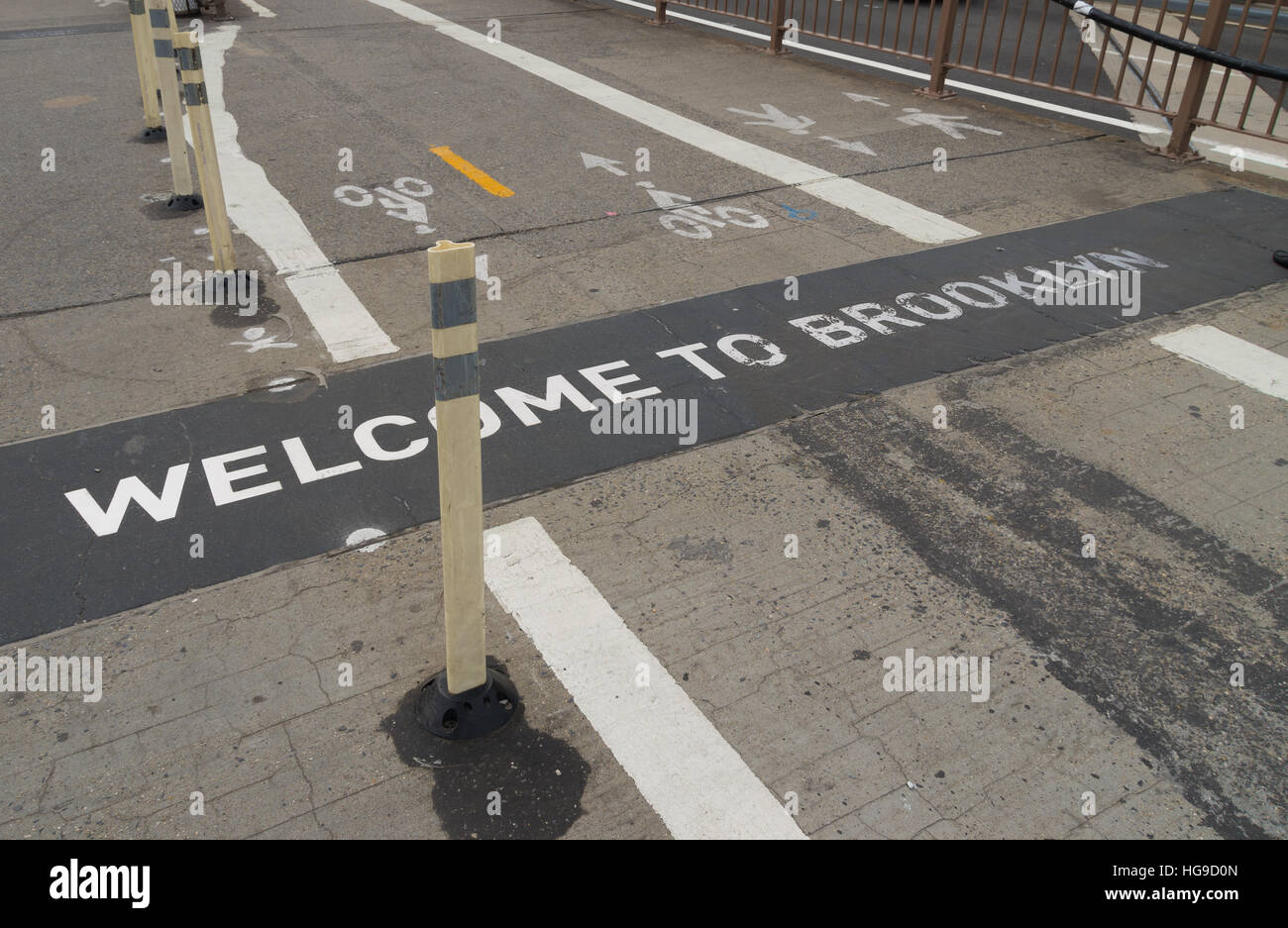 welcome to brooklyn sign on the brooklyn bridge walkway Stock Photo - Alamy