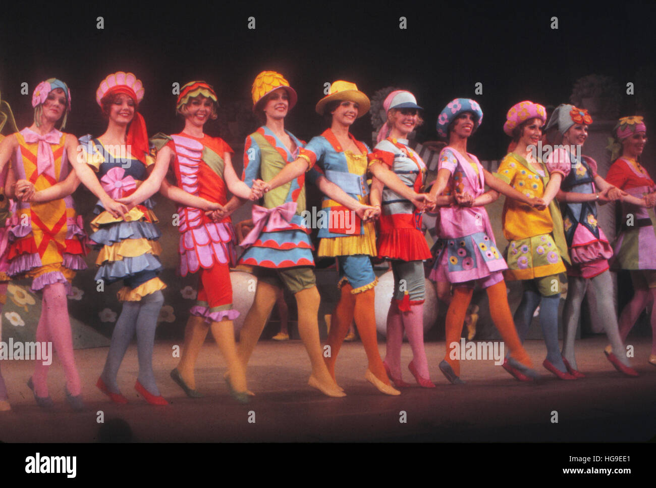 Flapper girls 1920s High Resolution Stock Photography and Images - Alamy