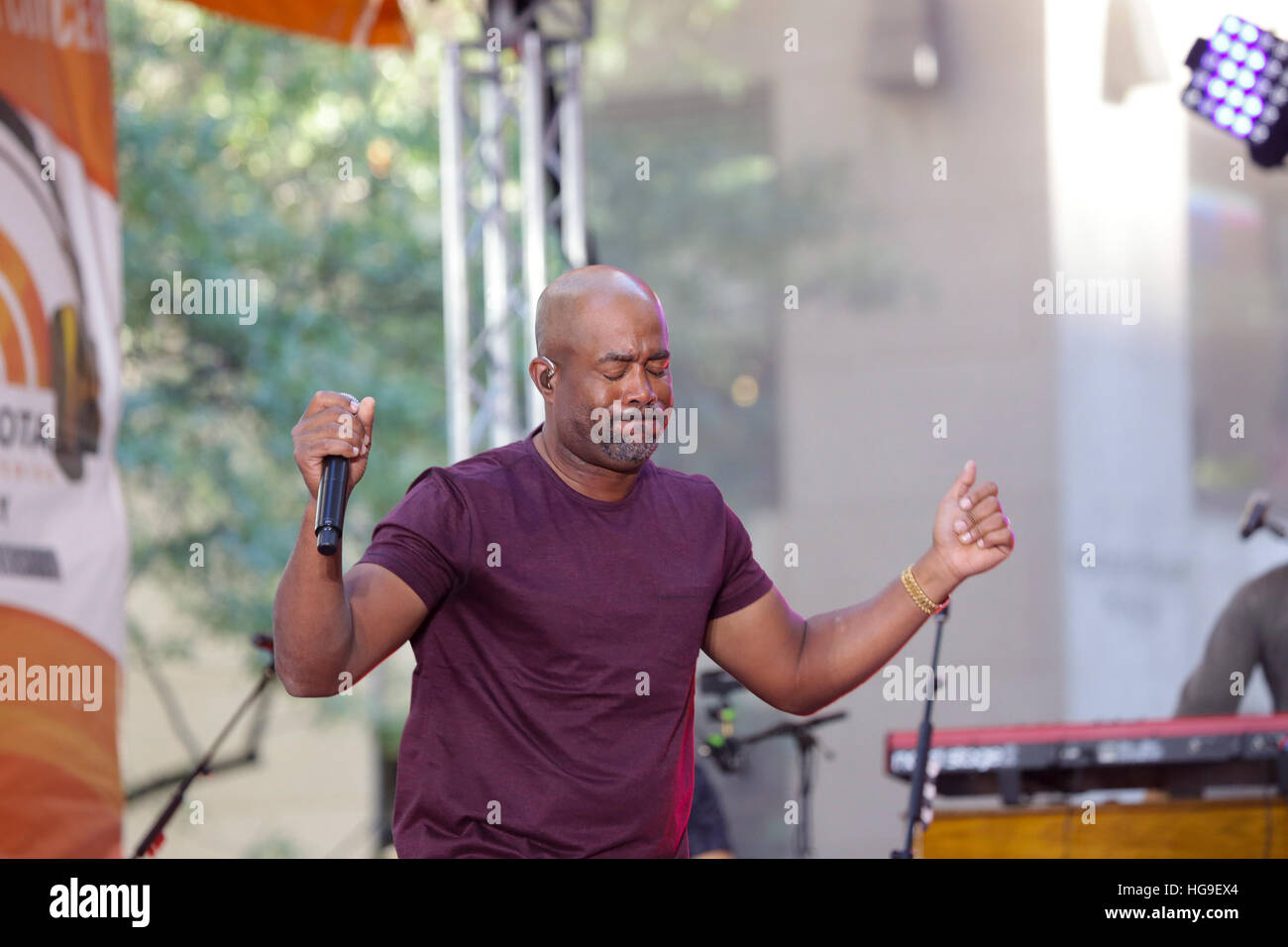 Darius Rucker performs on the Today Show during his 'Southern Style ...