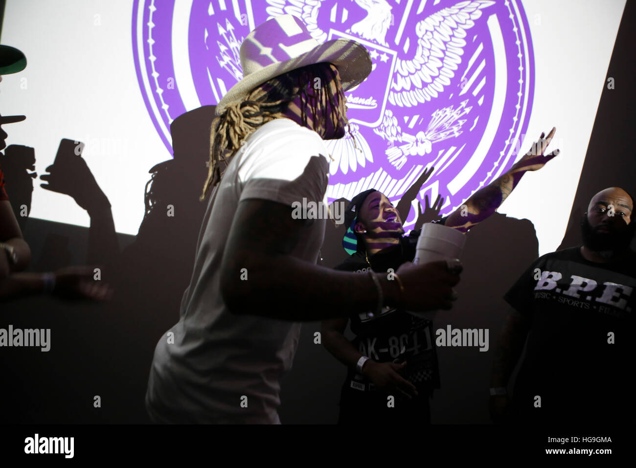 Future sings along with his fans to cuts from his latest album Dirty ...