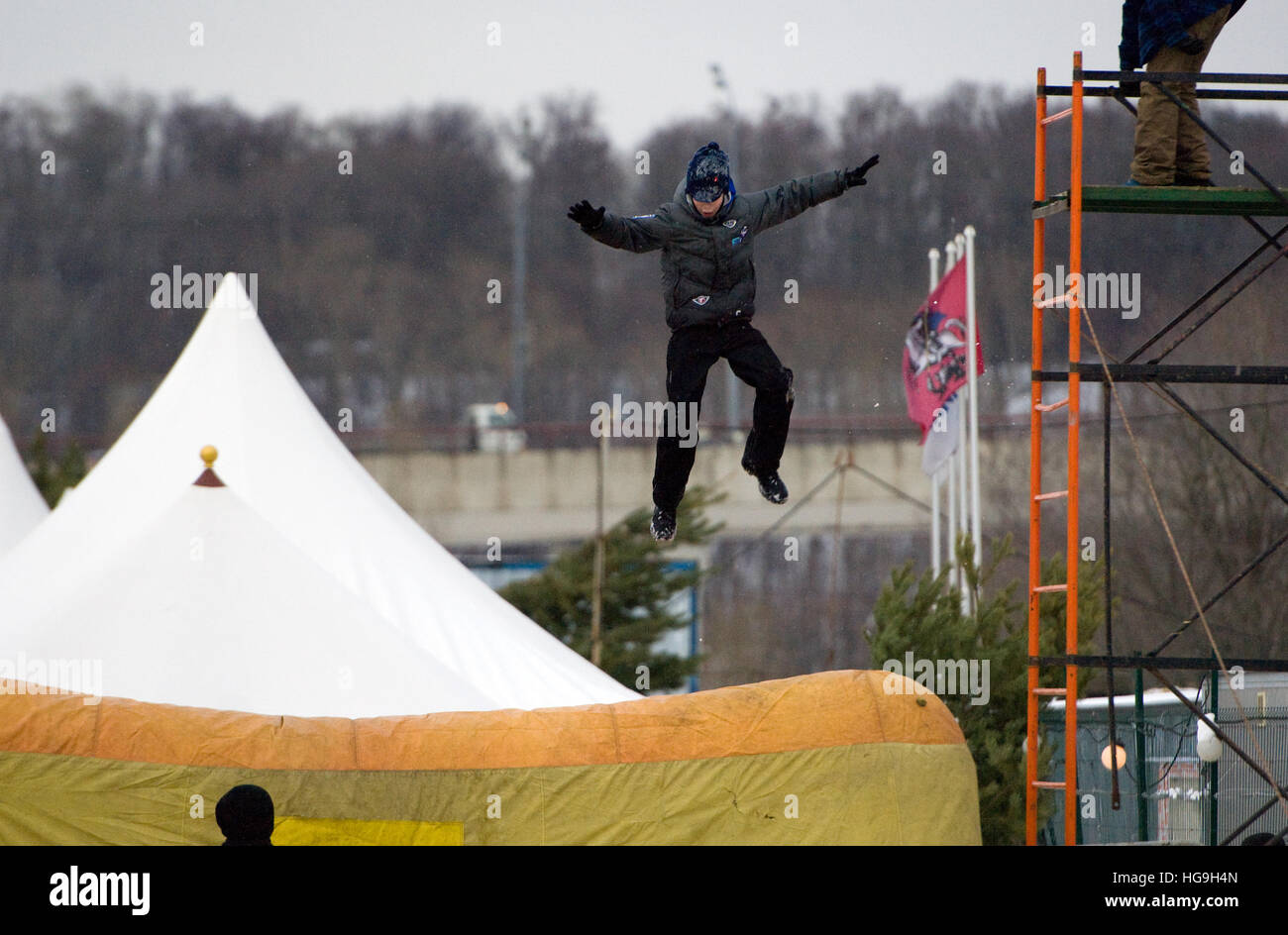 MOSCOW, RUSSIA - NOVEMBER 10, 2016: Unidentified people jump from tower ...