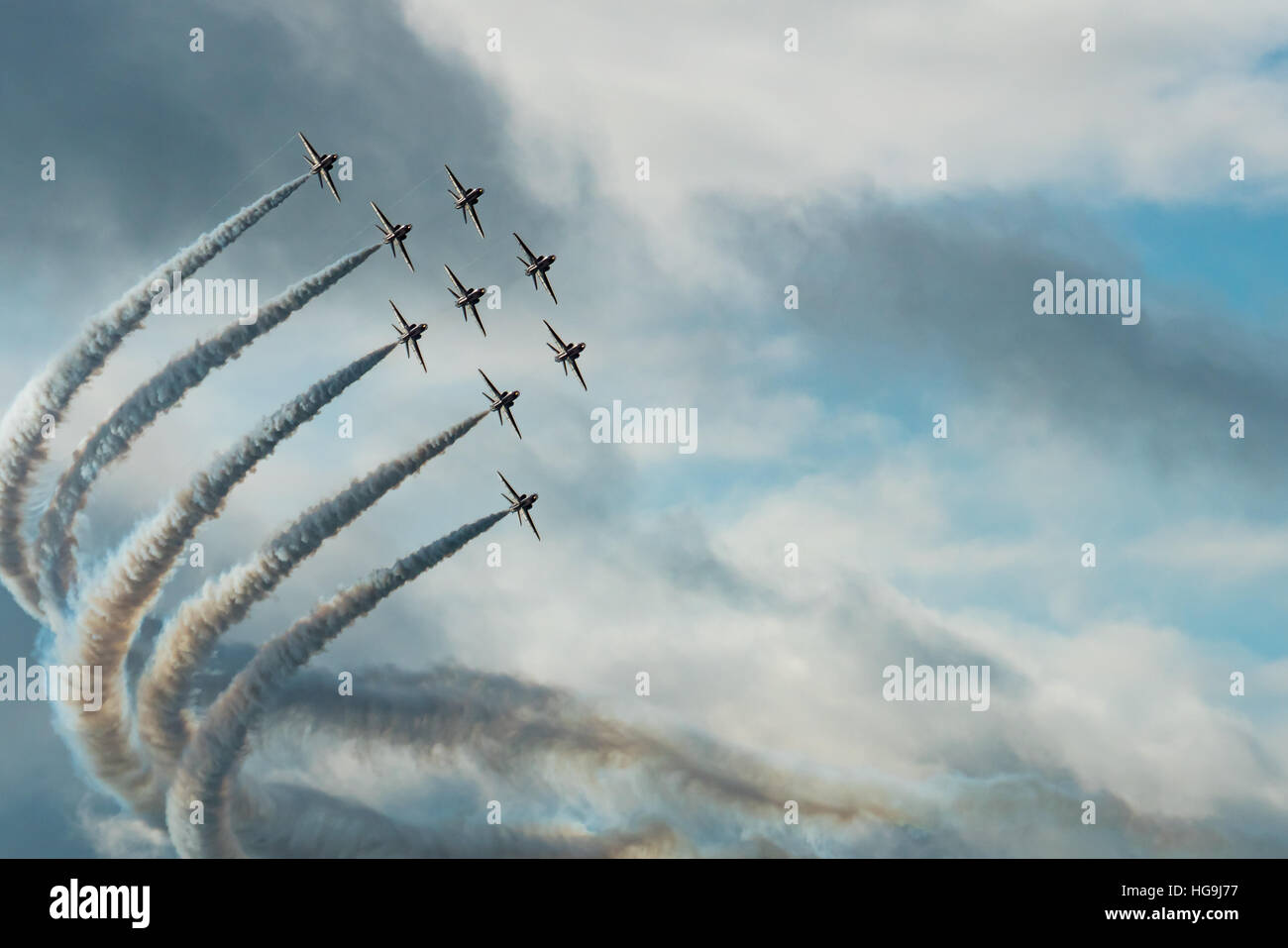 Turning arrows hi-res stock photography and images - Alamy