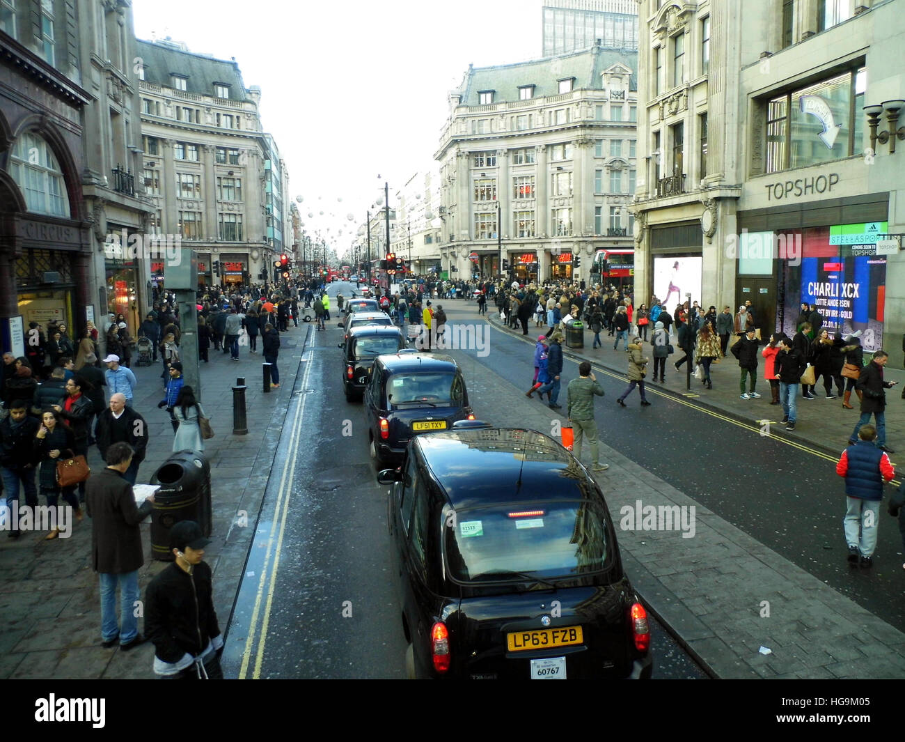 Busy street london traffic jam hi-res stock photography and images - Alamy