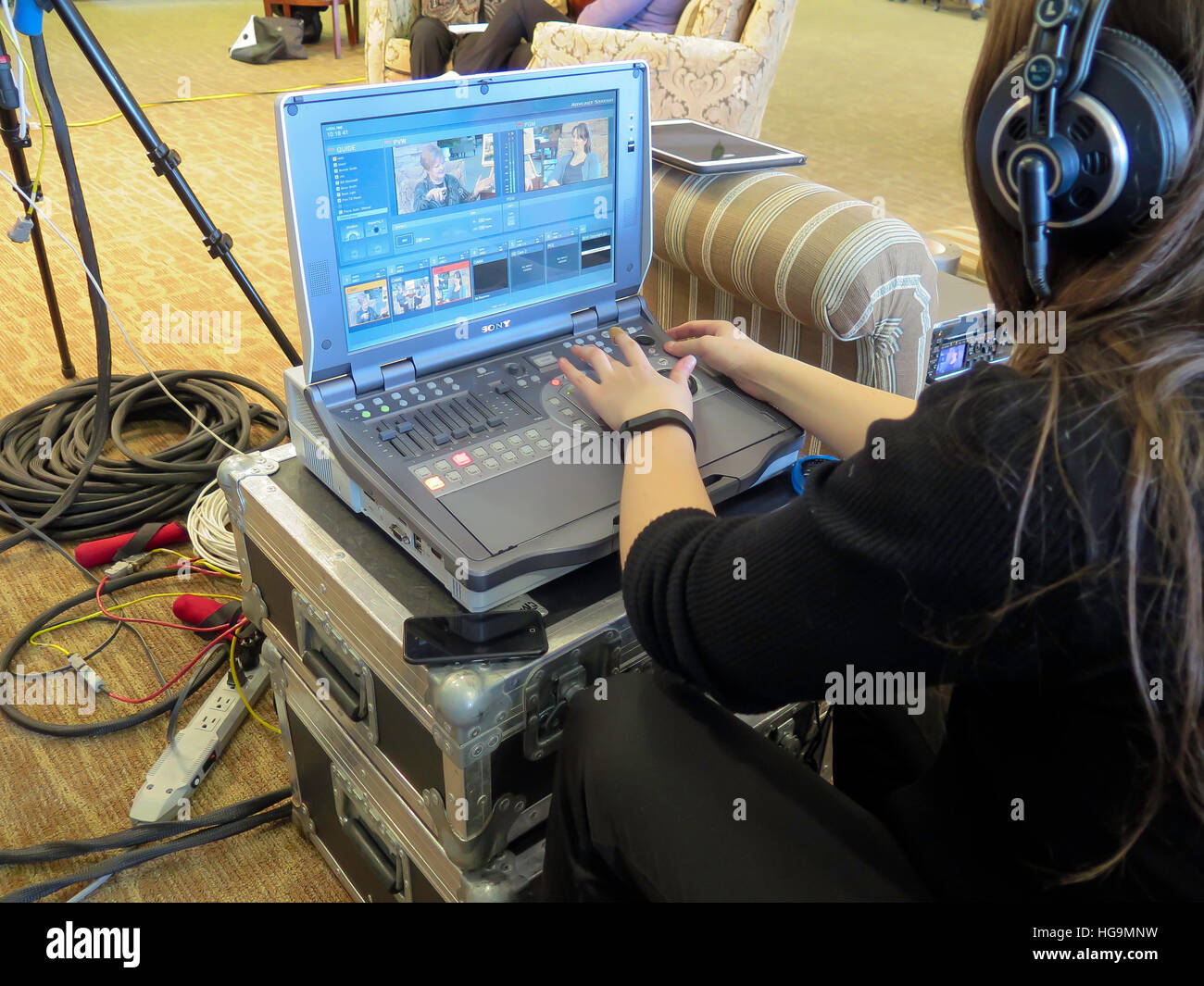 Broadcast cinemaphotographer hi-res stock photography and images - Alamy