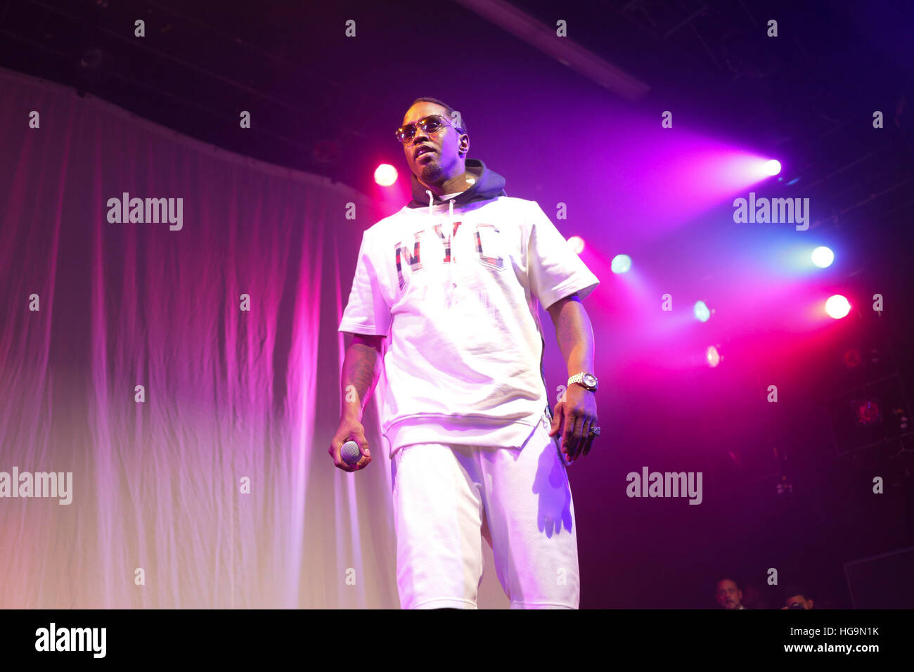 Diddy introduces Machine Gun Kelly before his performance at the Best ...