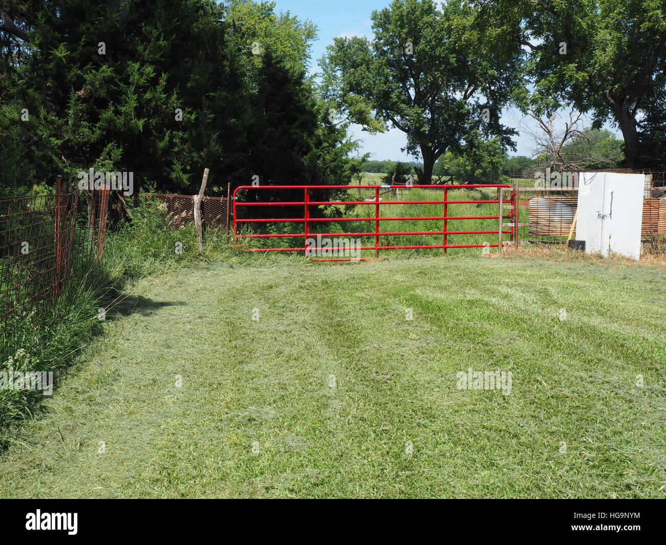 Red gate hi-res stock photography and images - Alamy