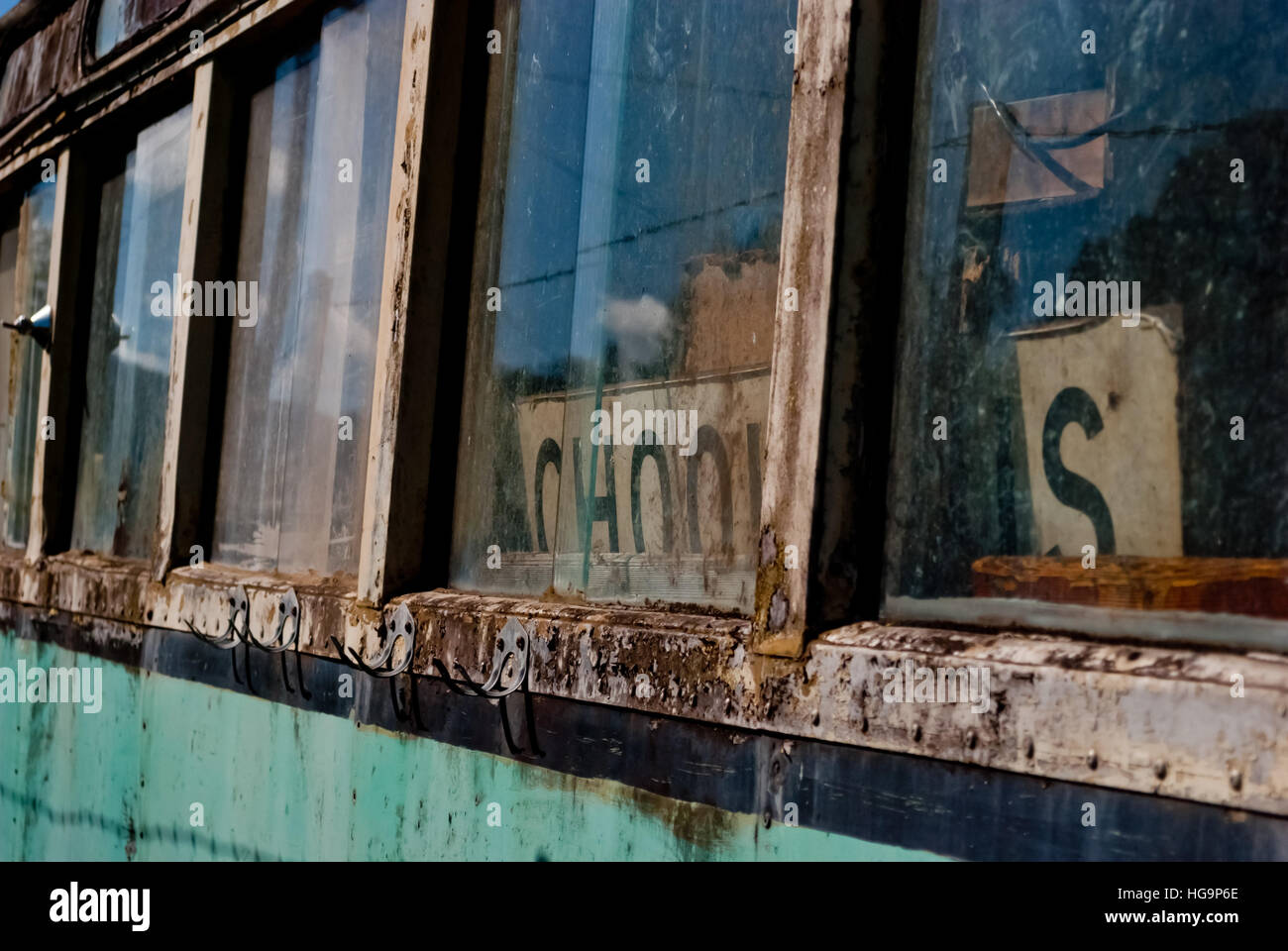 Old rusty school bus Stock Photo - Alamy