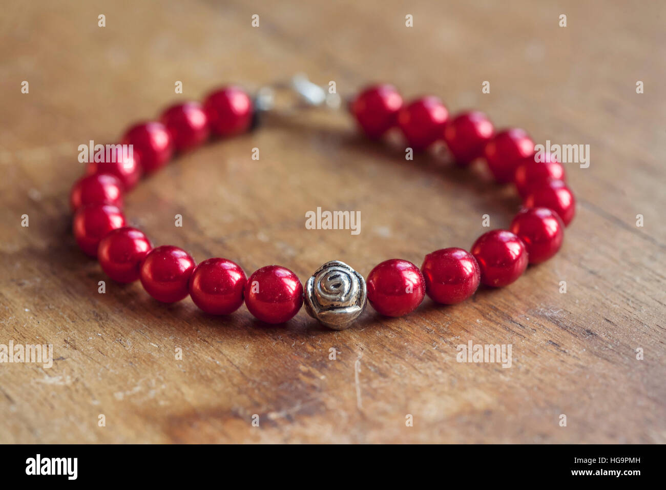 Bracelet table hi-res stock photography and images - Alamy