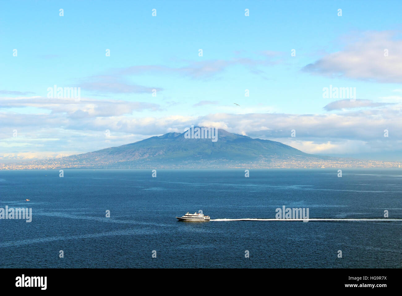 Gulf naples vesuvio hi-res stock photography and images - Alamy
