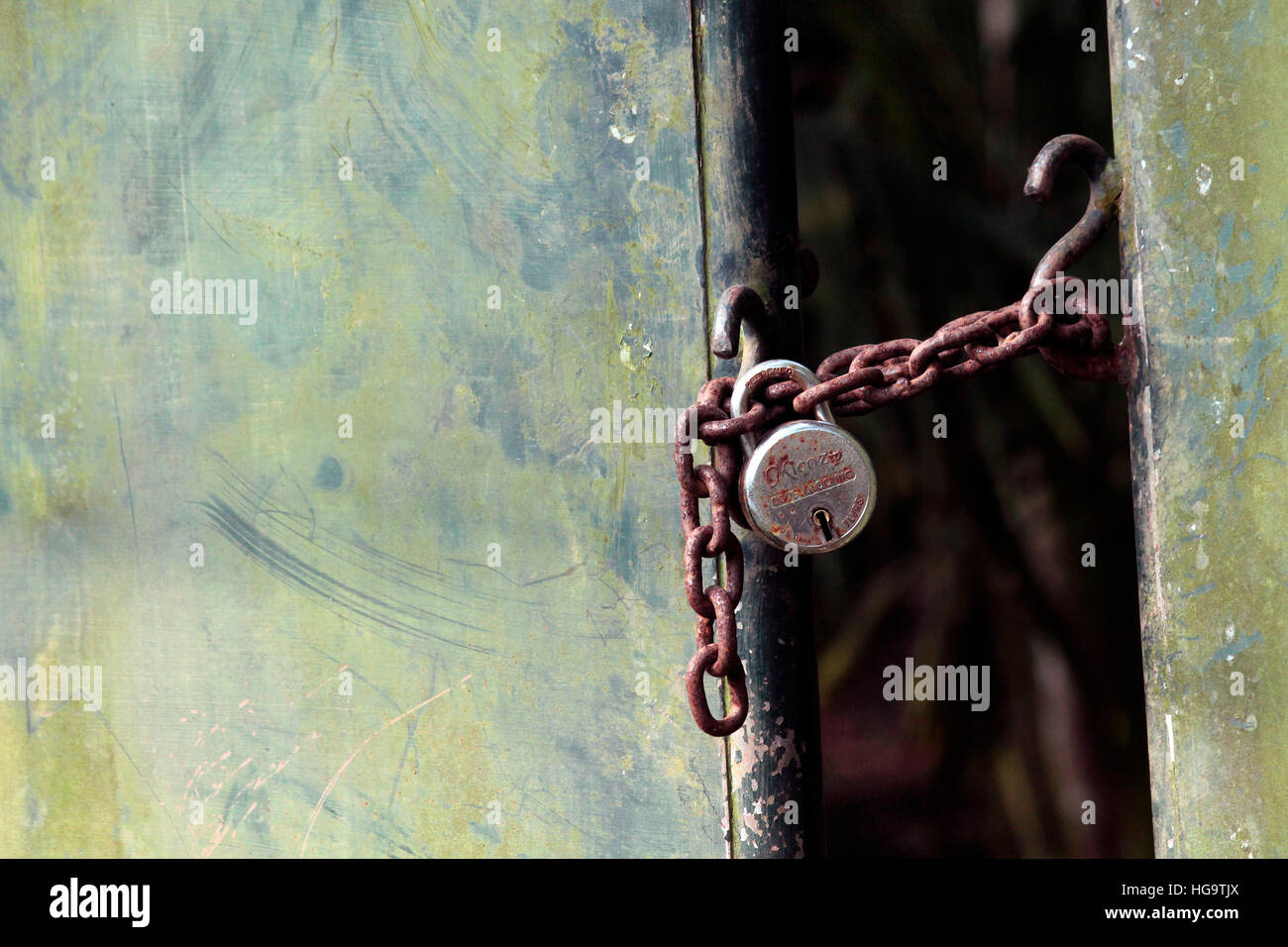 Chained gate hi-res stock photography and images - Alamy