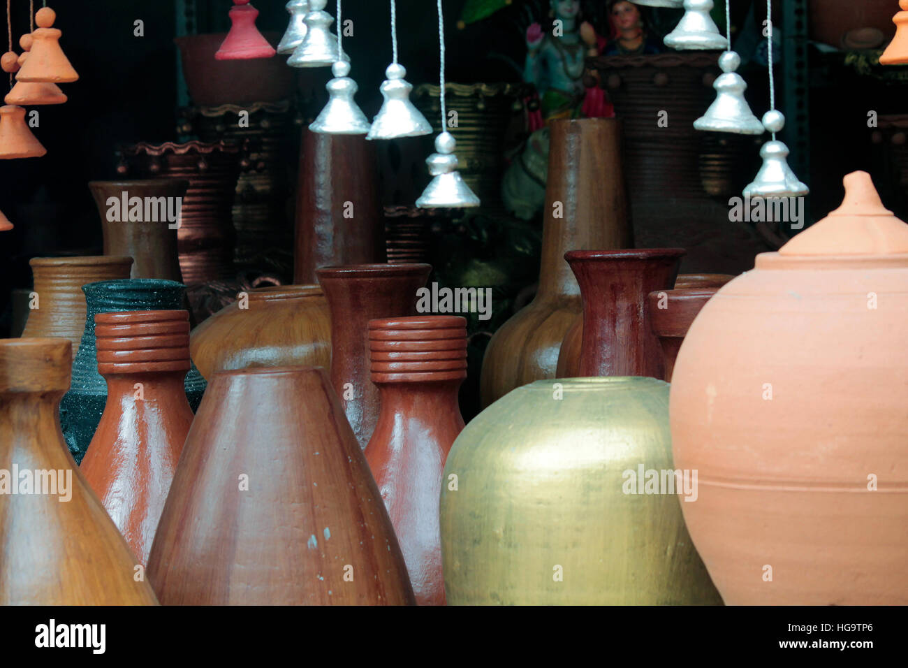 Clay cooking pots hi-res stock photography and images - Alamy