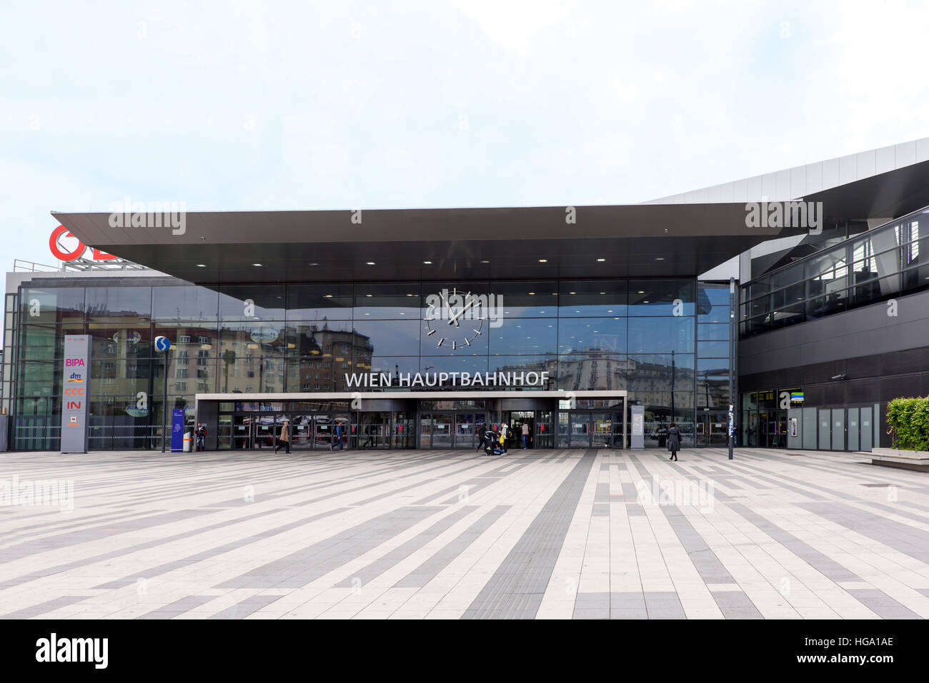 Wien hauptbahnhof vienna hauptbahnhof vienna hi-res stock photography ...