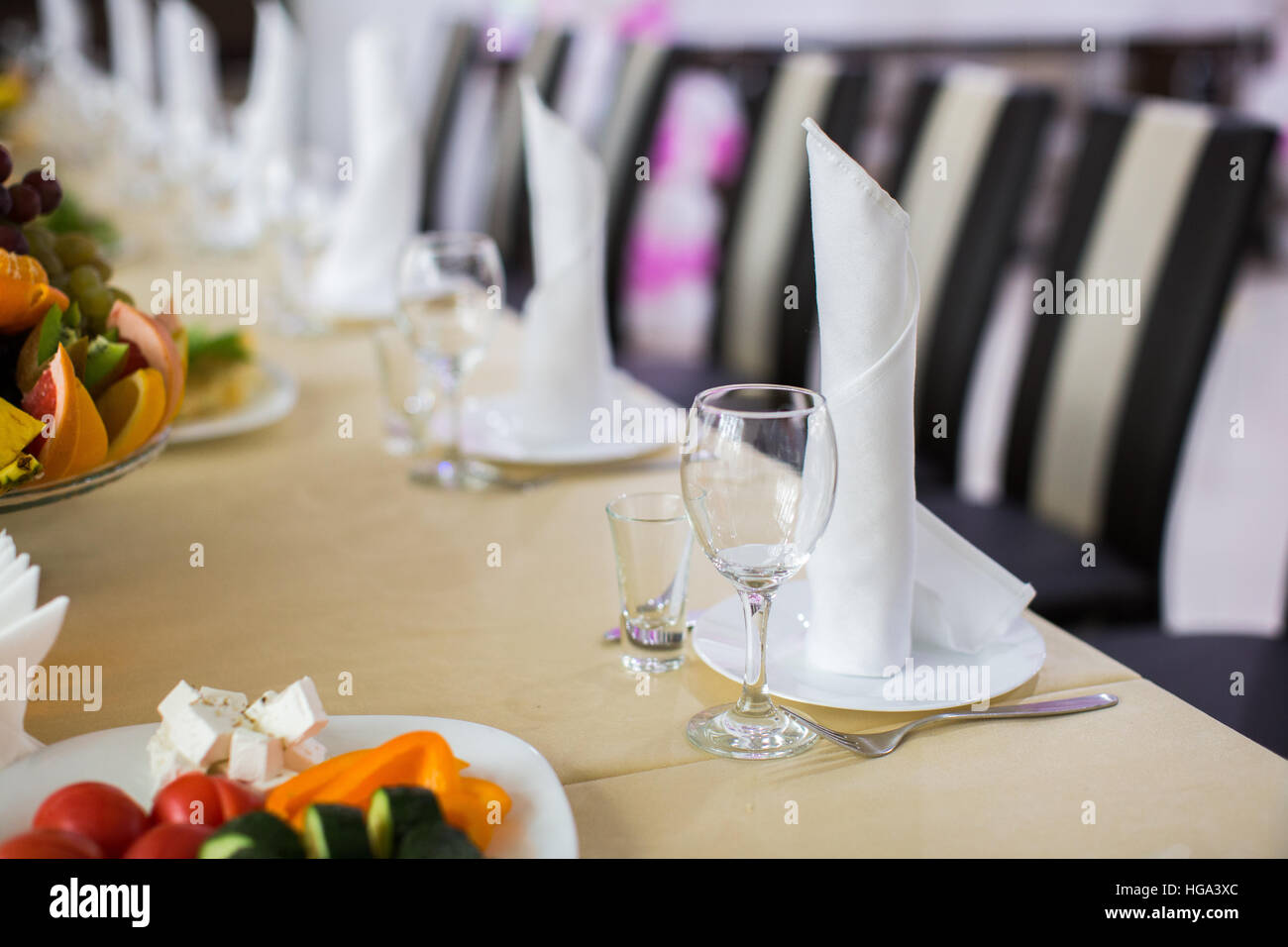 Decorated banquet wedding table setting on evening reception Stock ...