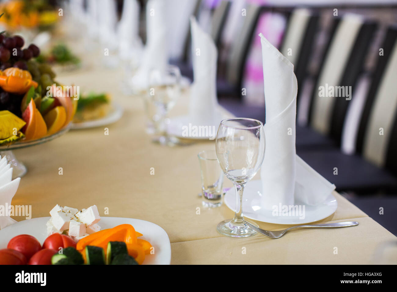 Decorated banquet wedding table setting on evening reception Stock ...