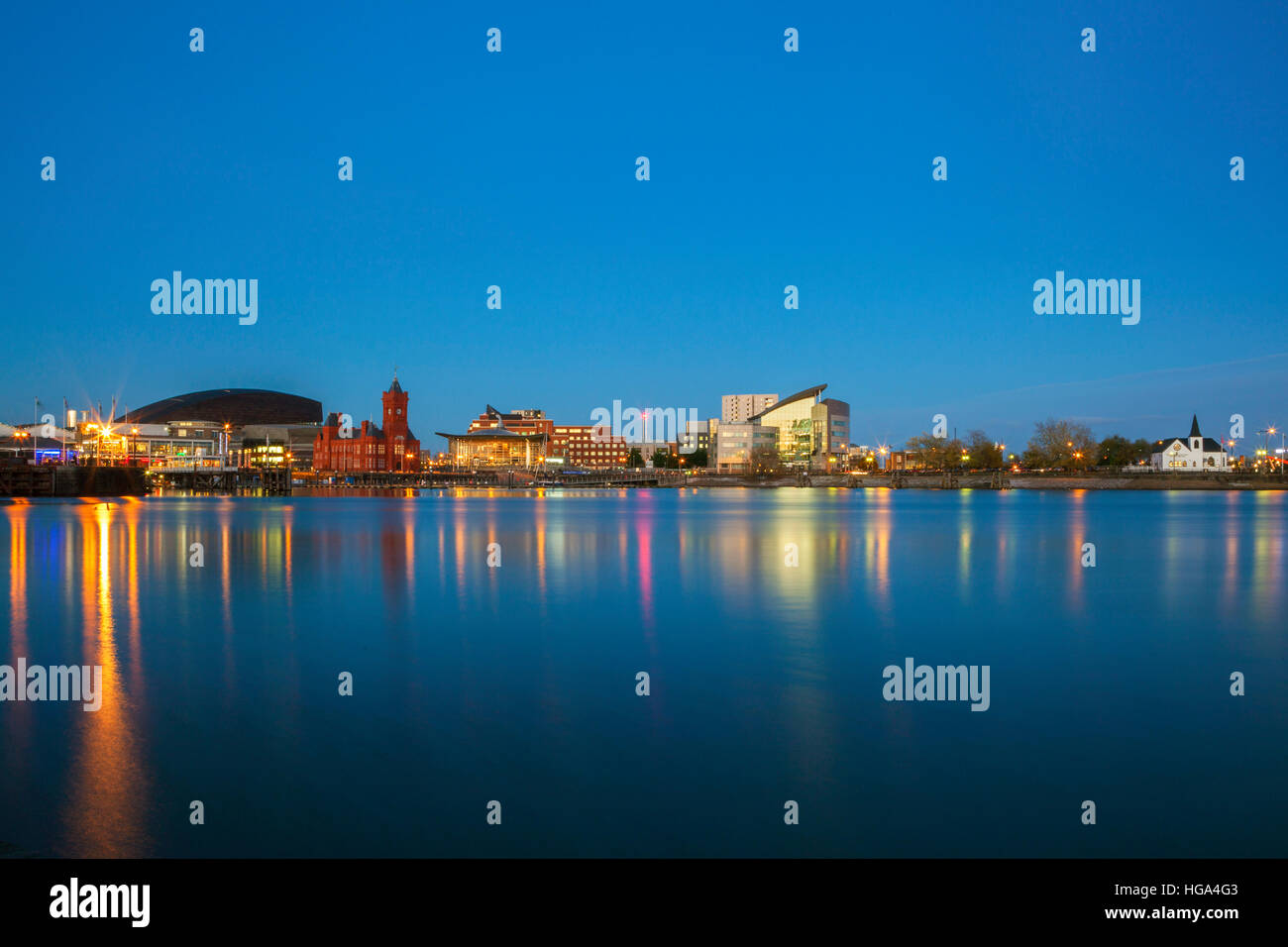 Cardiff bay night hi-res stock photography and images - Alamy