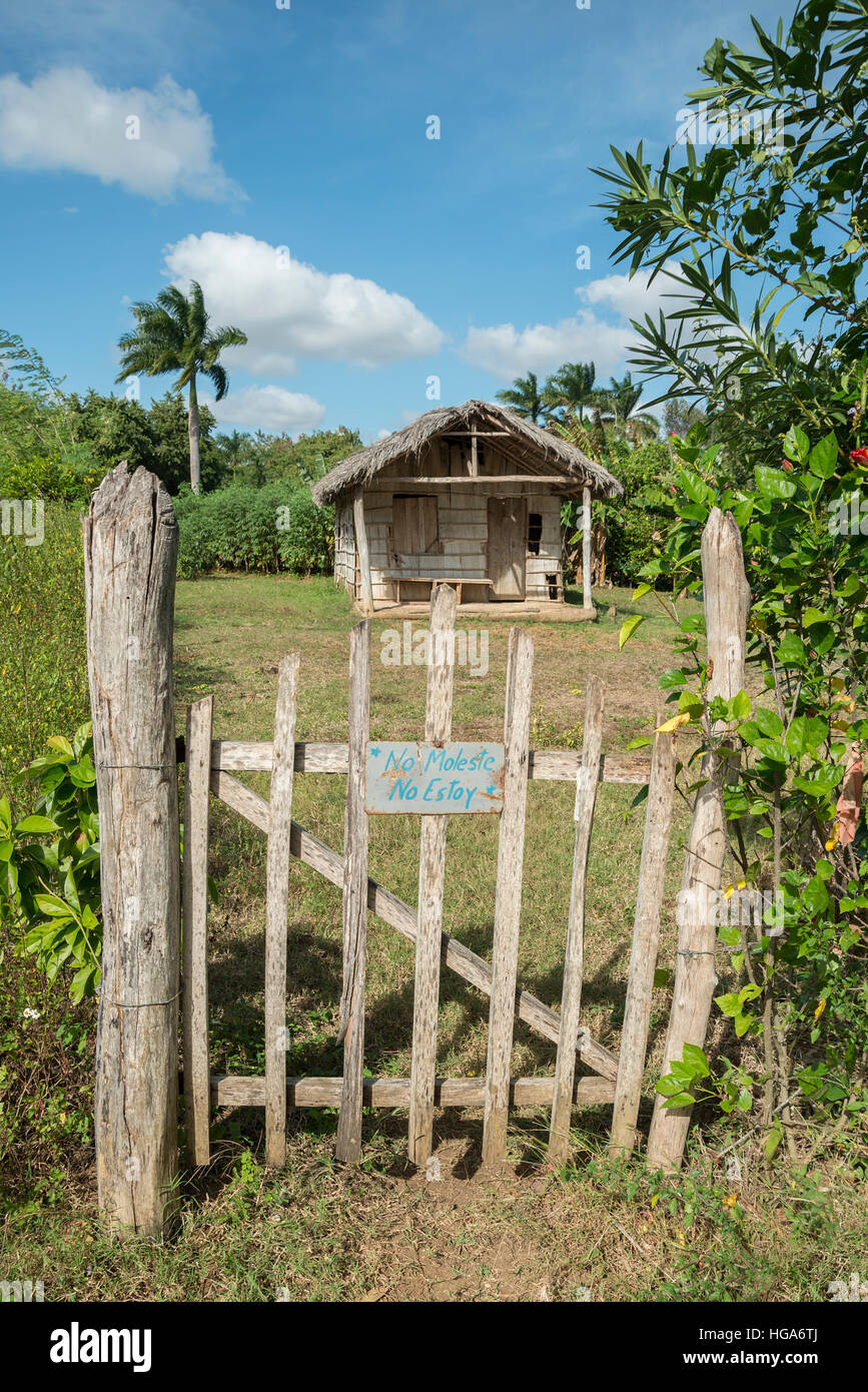 Cuban house hi-res stock photography and images - Alamy