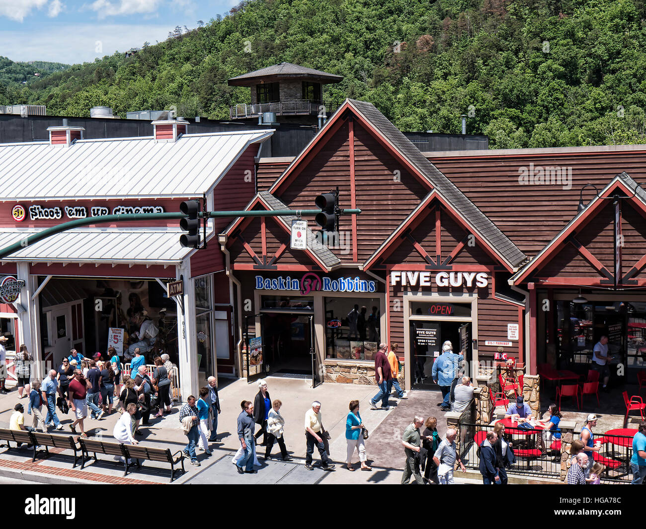 Main street gatlinburg hi-res stock photography and images - Alamy