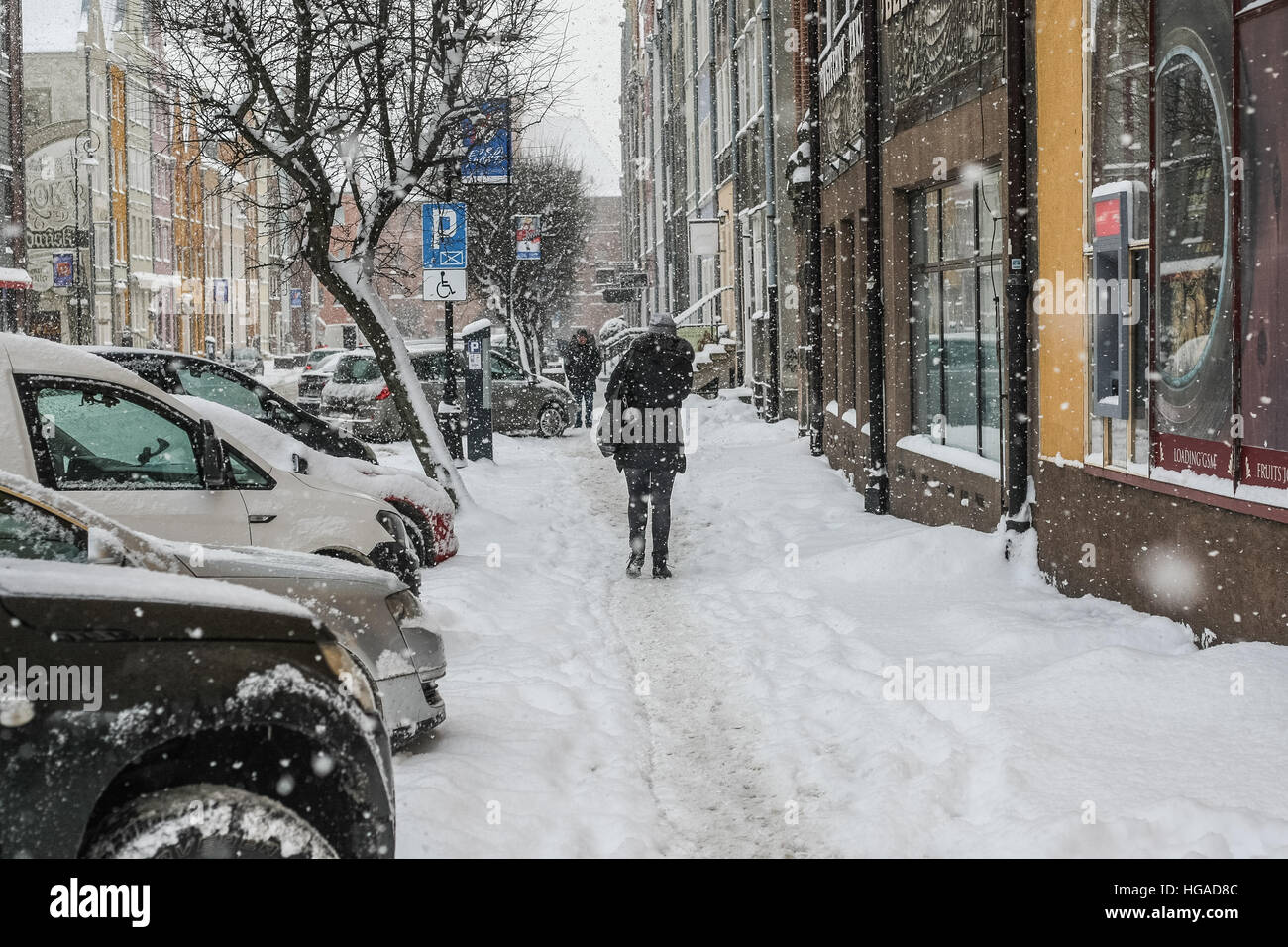 Gdansk, Poland. 6th Jan, 2017. People walking at the Gdansk old town ...
