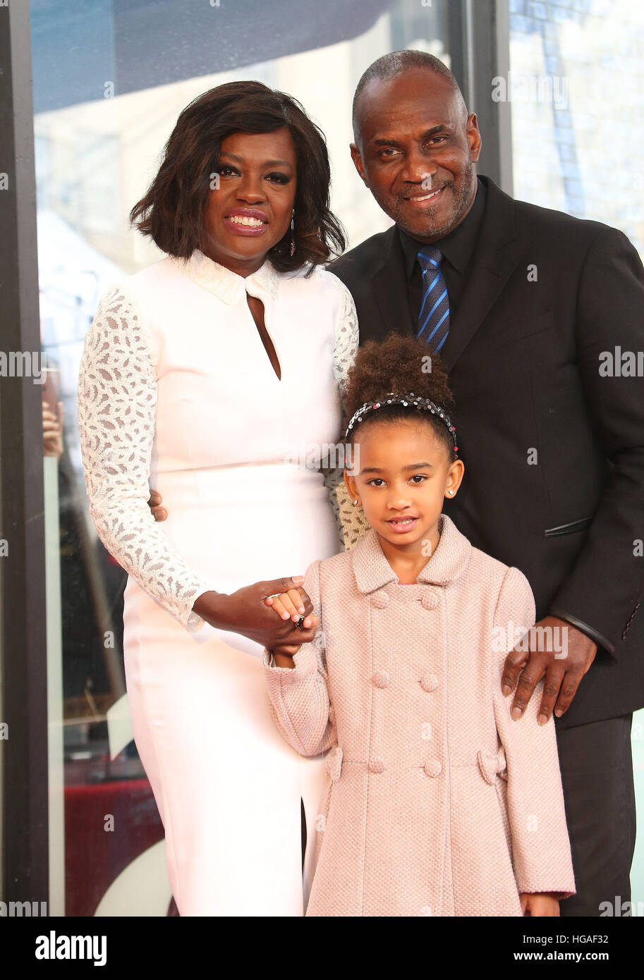 Hollywood, California, USA. 5th Jan, 2017. Viola Davis, Julius Tennon ...