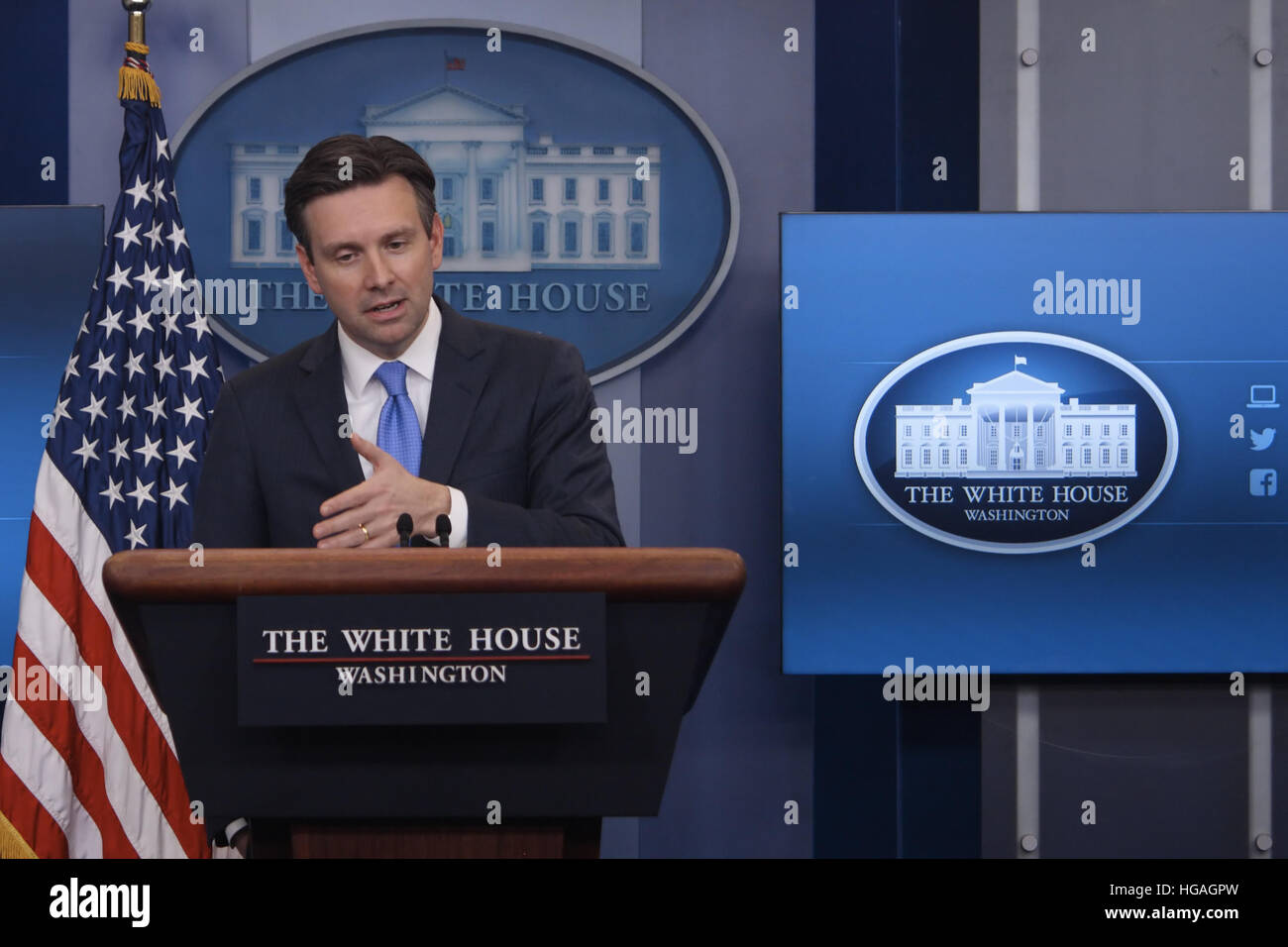 Josh earnest hi-res stock photography and images - Alamy