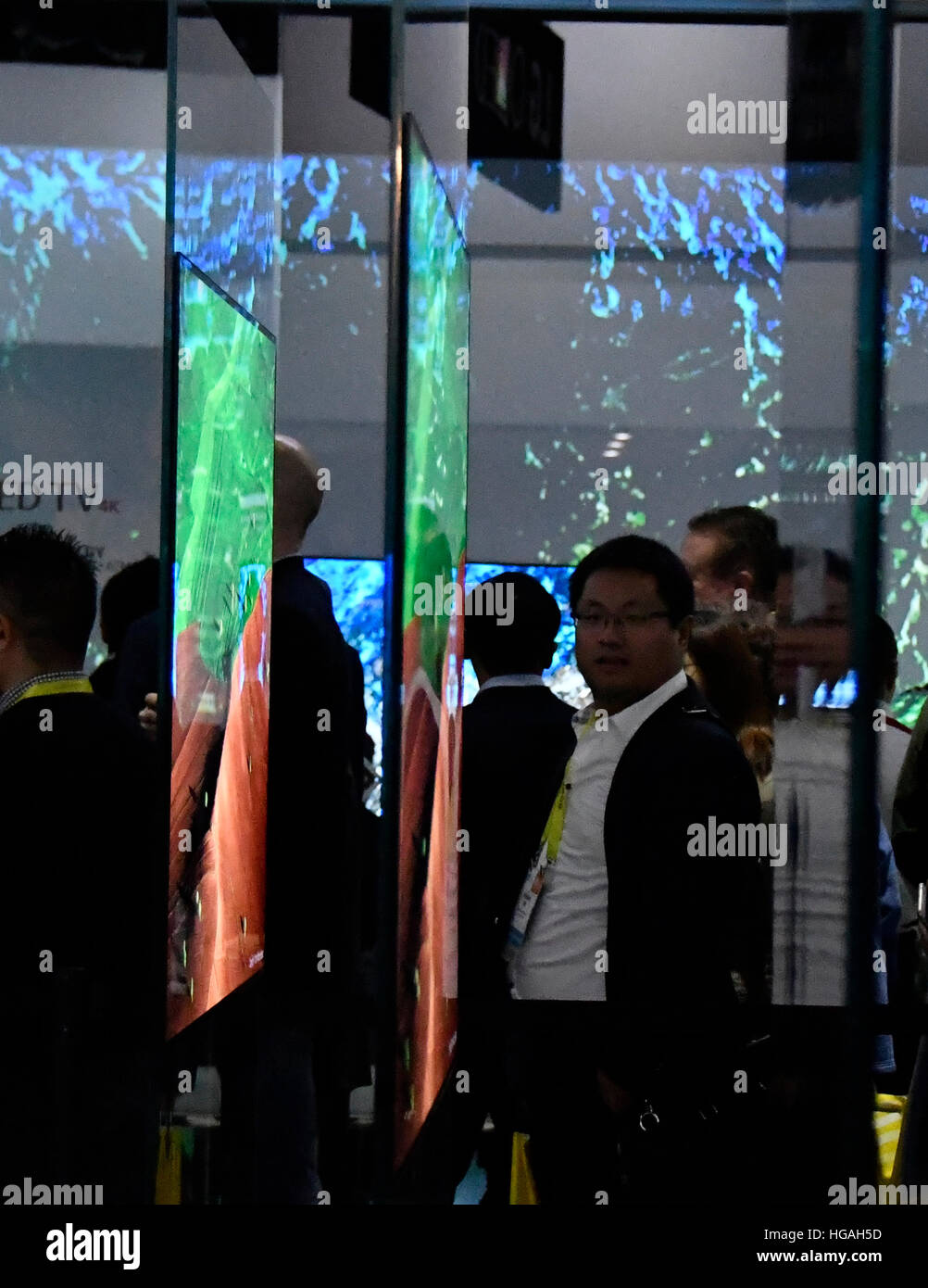 Lg oled las vegas hi-res stock photography and images - Alamy