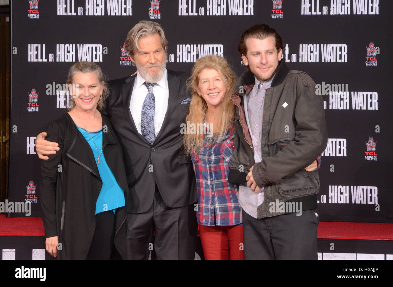 Hollywood, Ca. 6th Jan, 2017. Jeff Bridges and Family pictured during ...