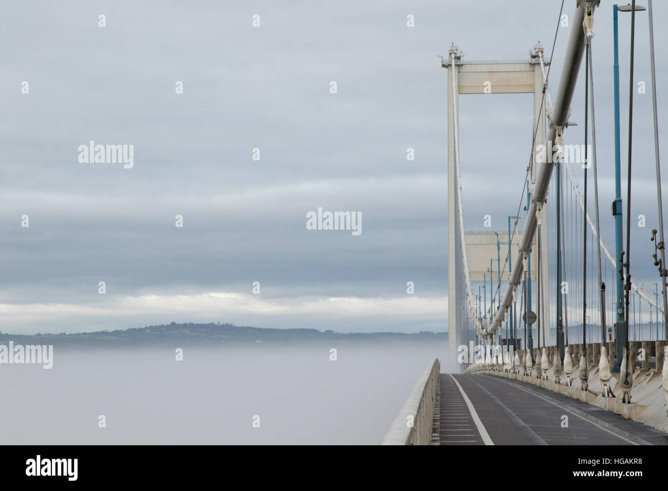Severn Bridge, UK. 7th January, 2017. UK weather: Severe fog at the ...