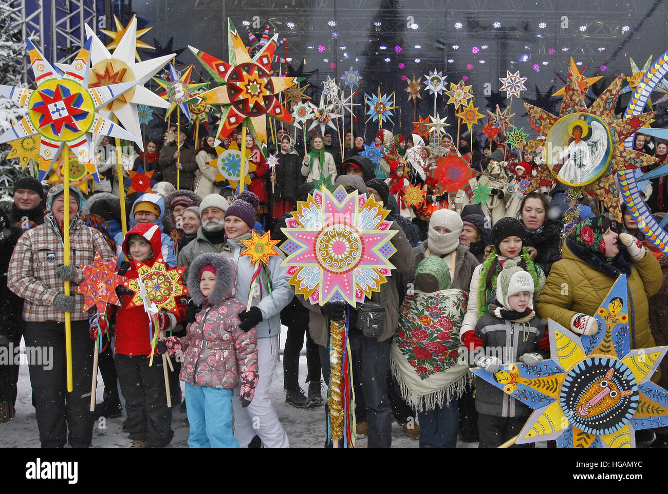 Kiev, Ukraine. 7th Jan, 2017. Ukrainians wearing traditional folk ...