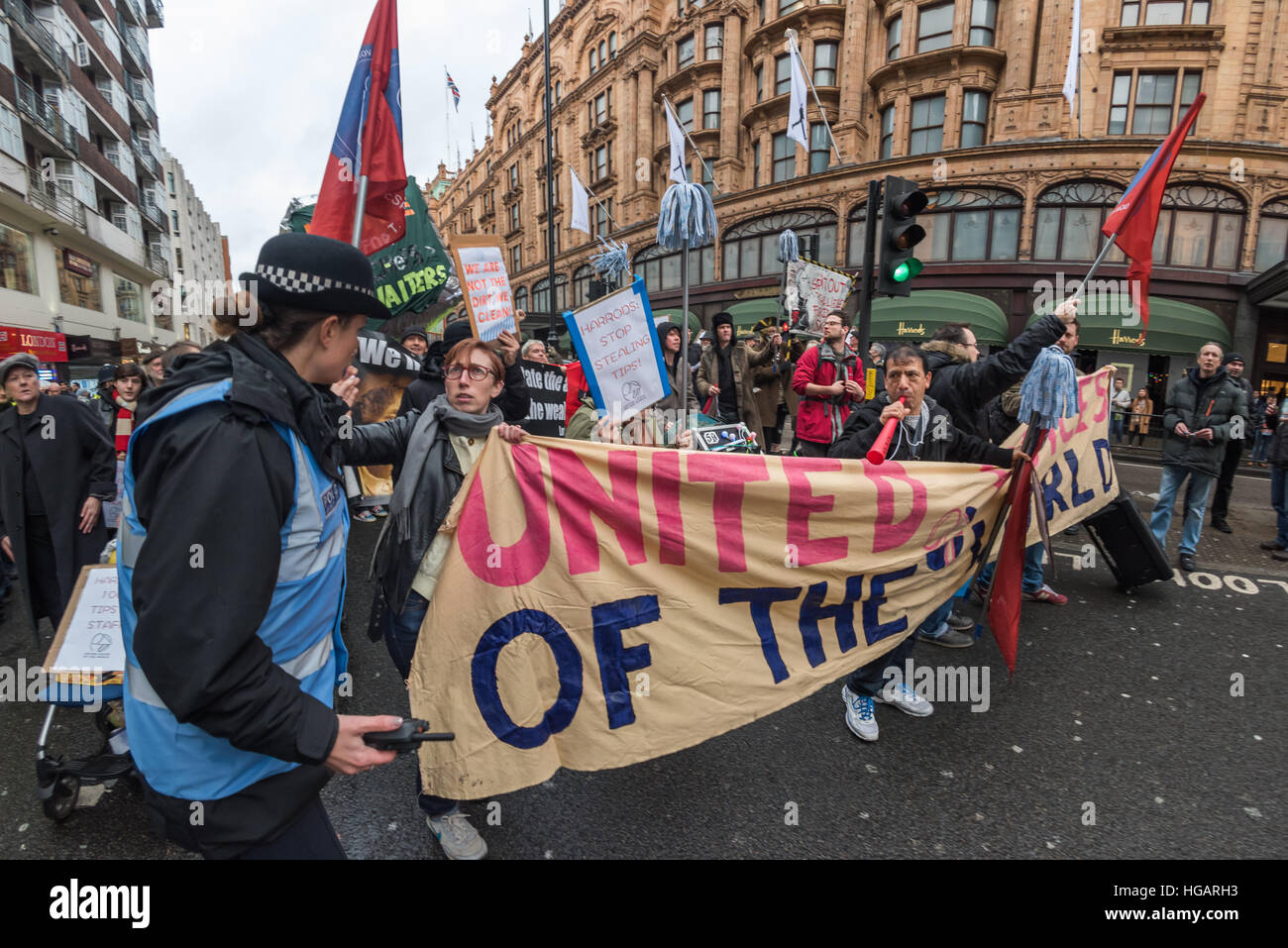 Family uk poverty protest hi-res stock photography and images - Alamy