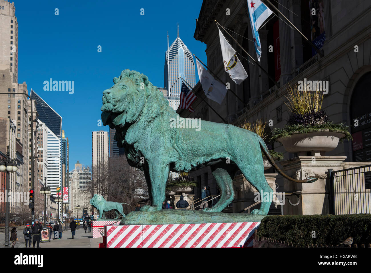 Chicago art institute lions hi-res stock photography and images - Alamy