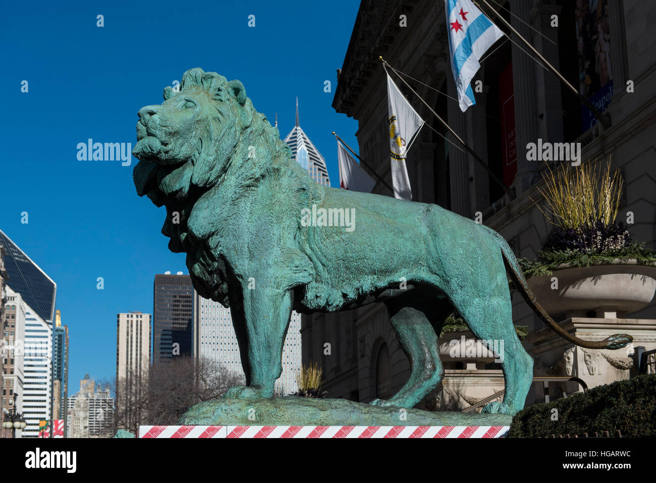 Chicago art institute lions hi-res stock photography and images - Alamy