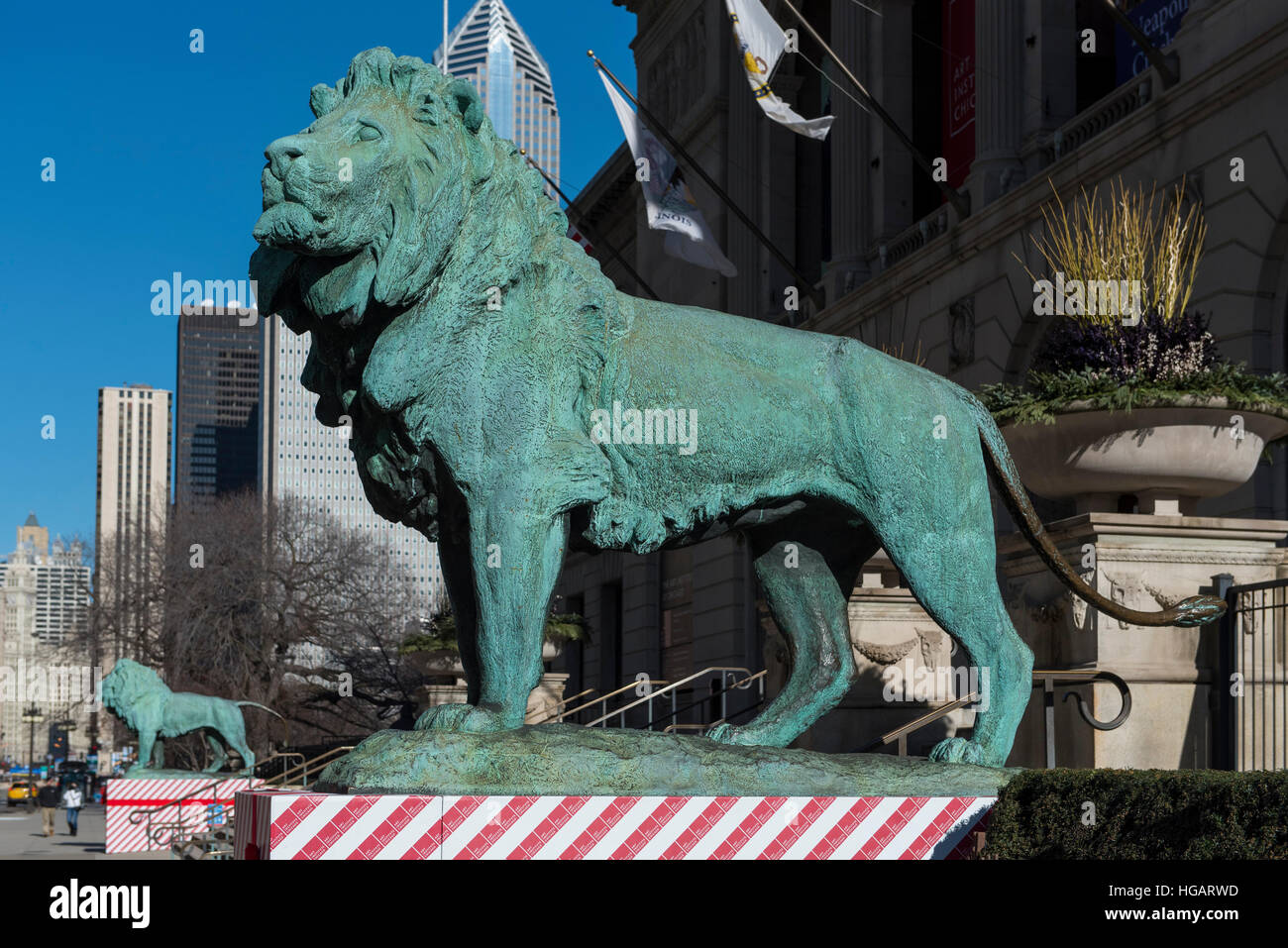 Chicago art institute lions hi-res stock photography and images - Alamy