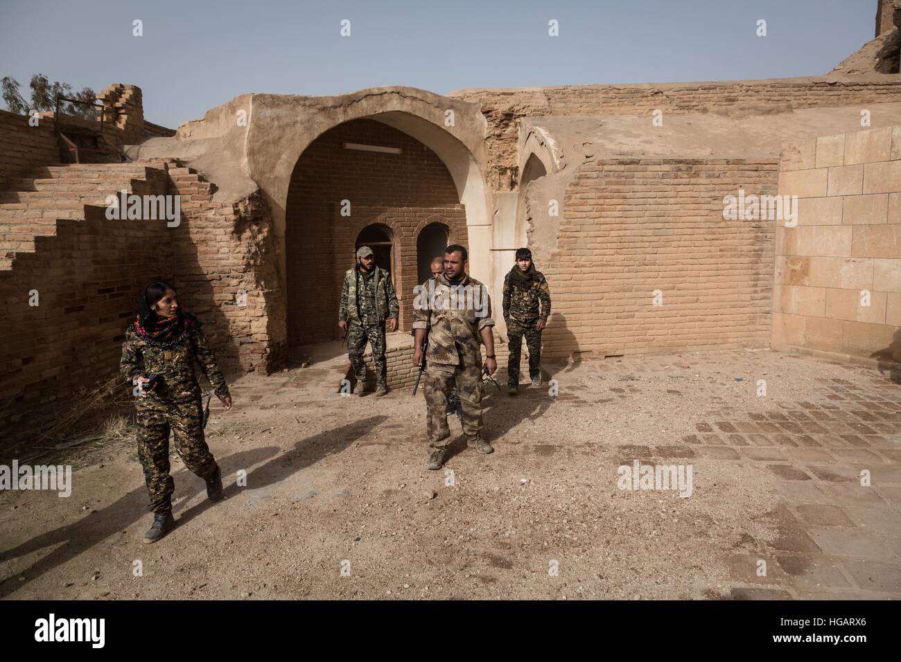 Raqqa, Syria. 7th January, 2016. The SDF (Syrian Democratic Forces ...