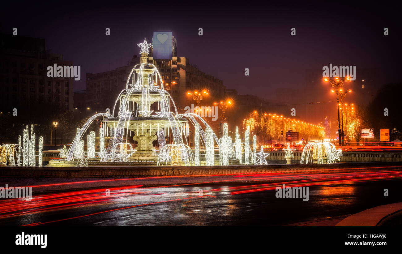 BUCHAREST, ROMANIA - DECEMBER 30, 2016: Union Square Fountain And House ...