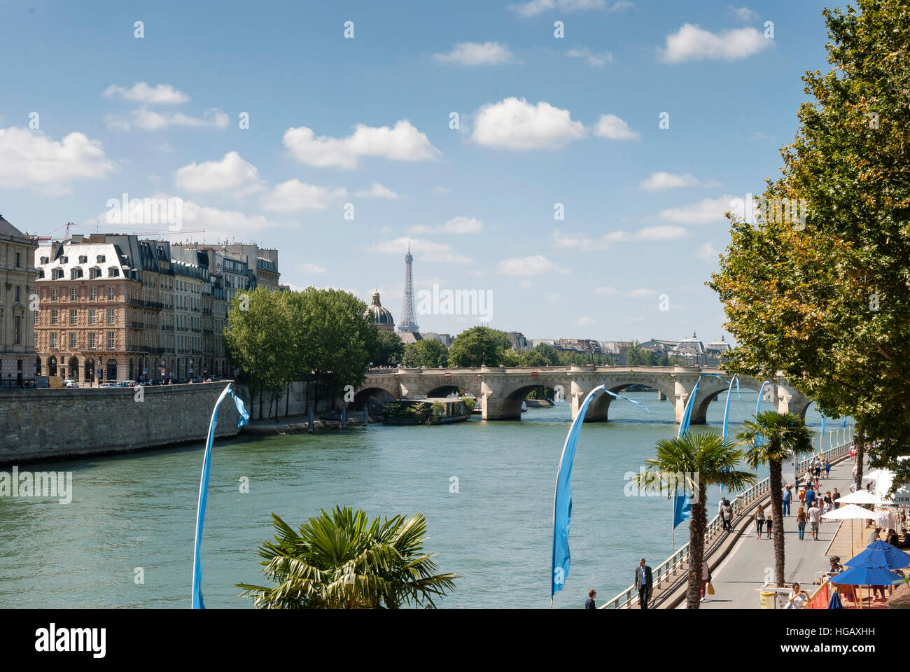 France paris river ferry hi-res stock photography and images - Alamy