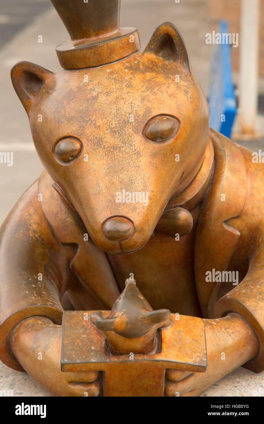 Wild Life bronze sculpture, Connell, Washington Stock Photo - Alamy