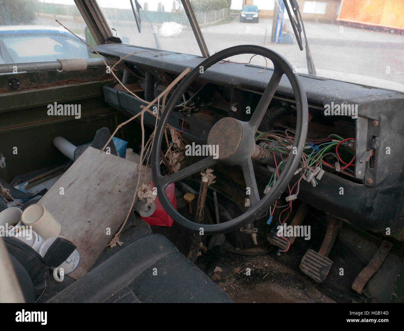 Old land rover interior hi-res stock photography and images - Alamy