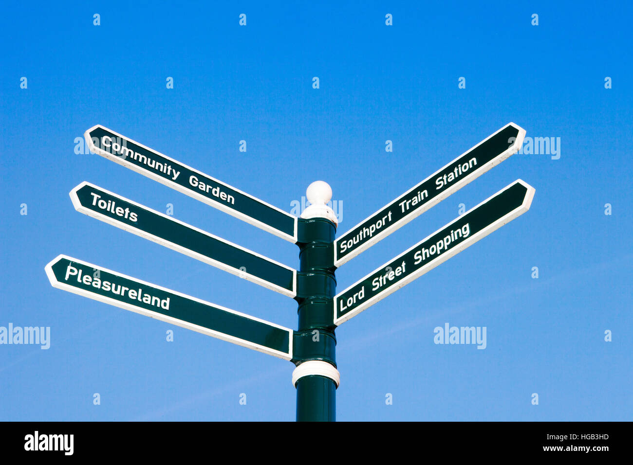 Fingerpost signs pointing hi-res stock photography and images - Alamy