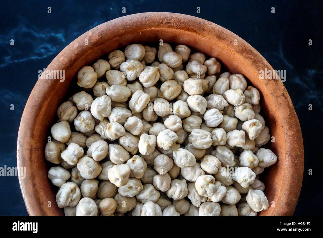 Fresh chickpeas hi-res stock photography and images - Alamy