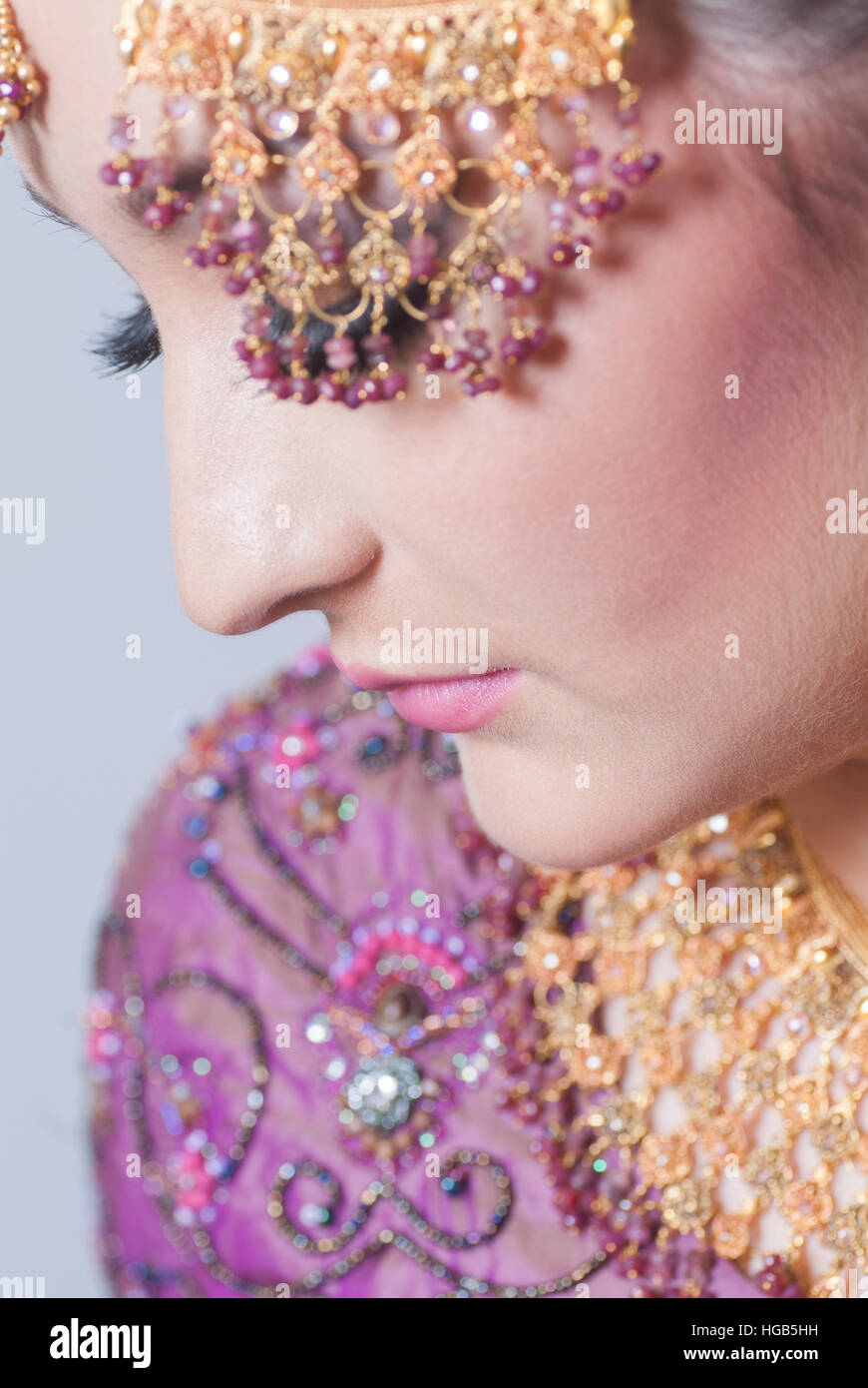 Side profile indian bride hi-res stock photography and images - Alamy