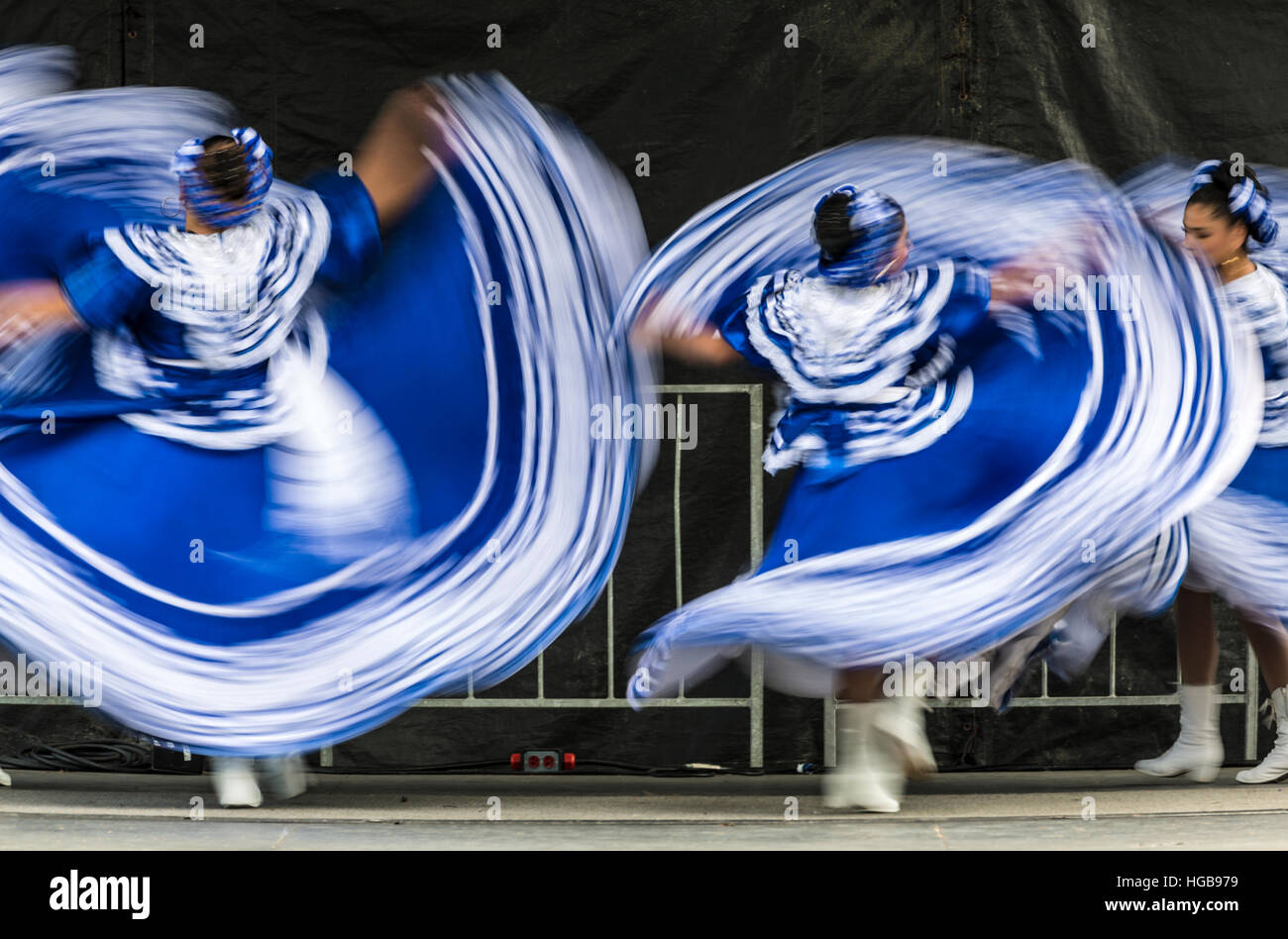Cinco de mayo dance hi-res stock photography and images - Alamy
