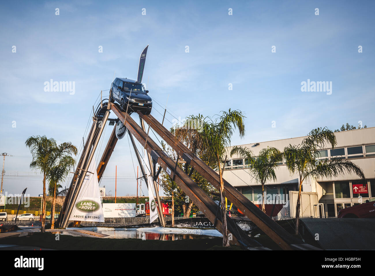 Car ramp hi-res stock photography and images - Alamy